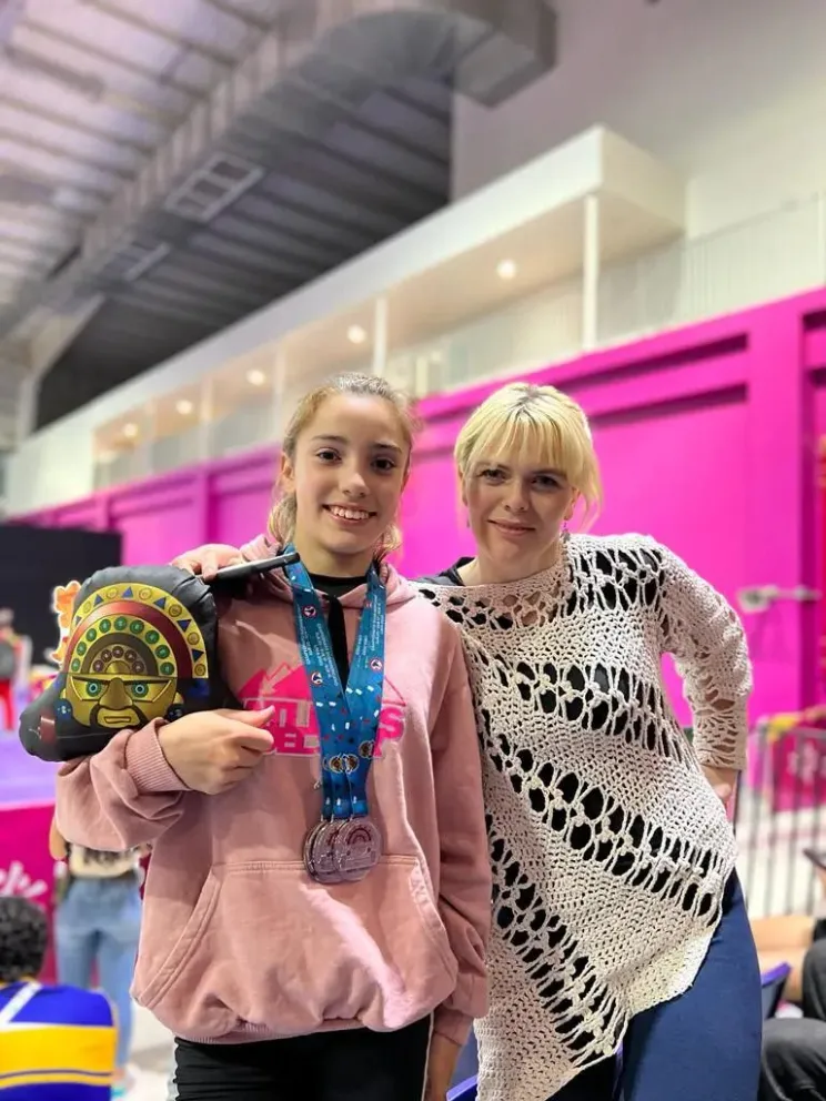 Tiene 13 años, fue al Sudamericano de Pesas y se trajo tres medallas de plata | Diario El ...