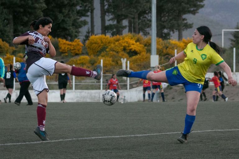 Las chicas del fútbol libre tuvieron una gran fecha | Diario El ...
