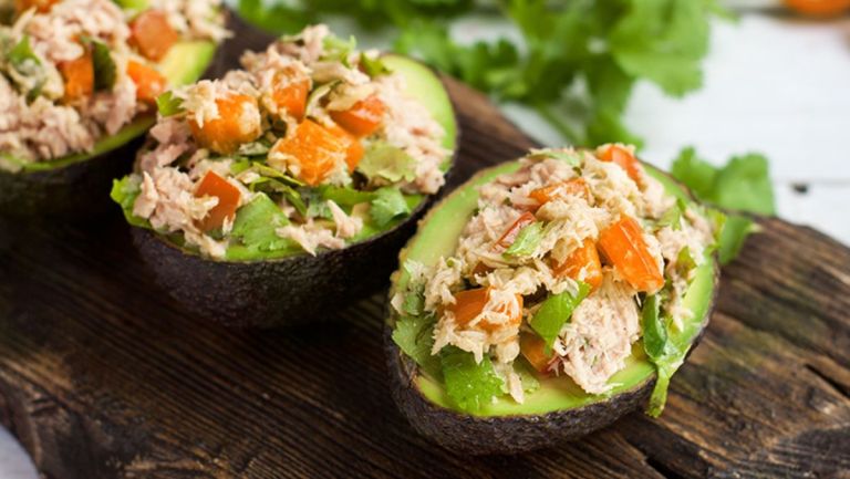 Una entrada espectacular y fresca: paltas rellenas de atún | Diario El ...