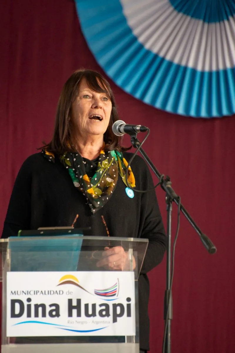 Dina Huapi celebró el 25 de mayo con una jornada llena de alegría ...
